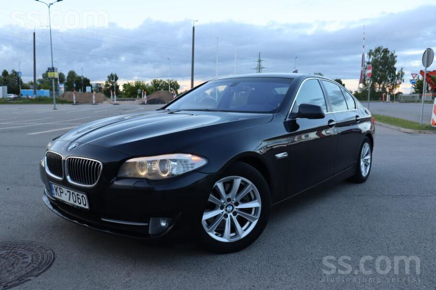 Black BMW 520 2013 in Riga, with an engine capacity of 2.00 L and mileage of 357 thousand km for 7490 €, photo 1 on AUTOMOTO.COM.LV