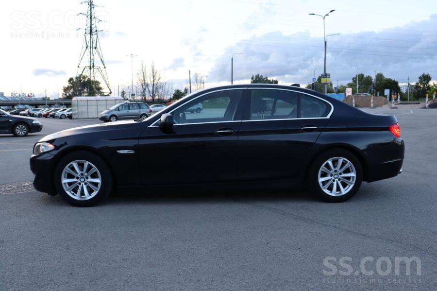 Black BMW 520 2013 in Riga, with an engine capacity of 2.00 L and mileage of 357 thousand km for 7490 €, photo 4 on AUTOMOTO.COM.LV