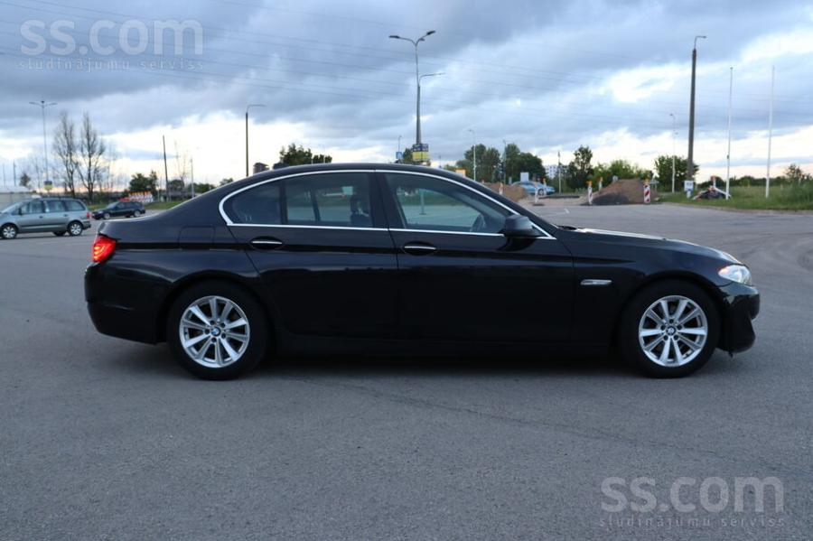 Black BMW 520 2013 in Riga, with an engine capacity of 2.00 L and mileage of 357 thousand km for 7490 €, photo 5 on AUTOMOTO.COM.LV