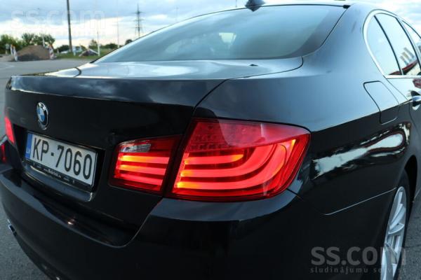Black BMW 520 2013 in Riga, with an engine capacity of 2.00 L and mileage of 357 thousand km for 7490 €, photo 7 on AUTOMOTO.COM.LV