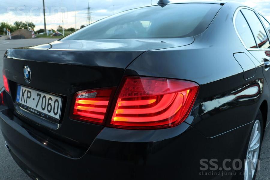 Black BMW 520 2013 in Riga, with an engine capacity of 2.00 L and mileage of 357 thousand km for 7490 €, photo 8 on AUTOMOTO.COM.LV