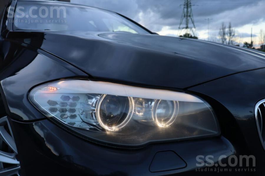 Black BMW 520 2013 in Riga, with an engine capacity of 2.00 L and mileage of 357 thousand km for 7490 €, photo 9 on AUTOMOTO.COM.LV