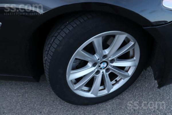 Black BMW 520 2013 in Riga, with an engine capacity of 2.00 L and mileage of 357 thousand km for 7490 €, photo 9 on AUTOMOTO.COM.LV