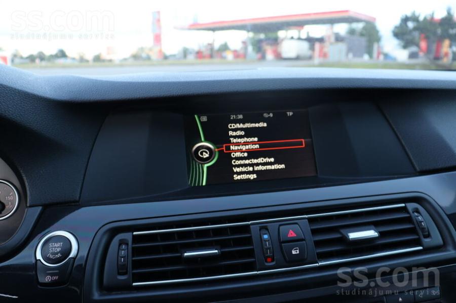 Black BMW 520 2013 in Riga, with an engine capacity of 2.00 L and mileage of 357 thousand km for 7490 €, photo 20 on AUTOMOTO.COM.LV