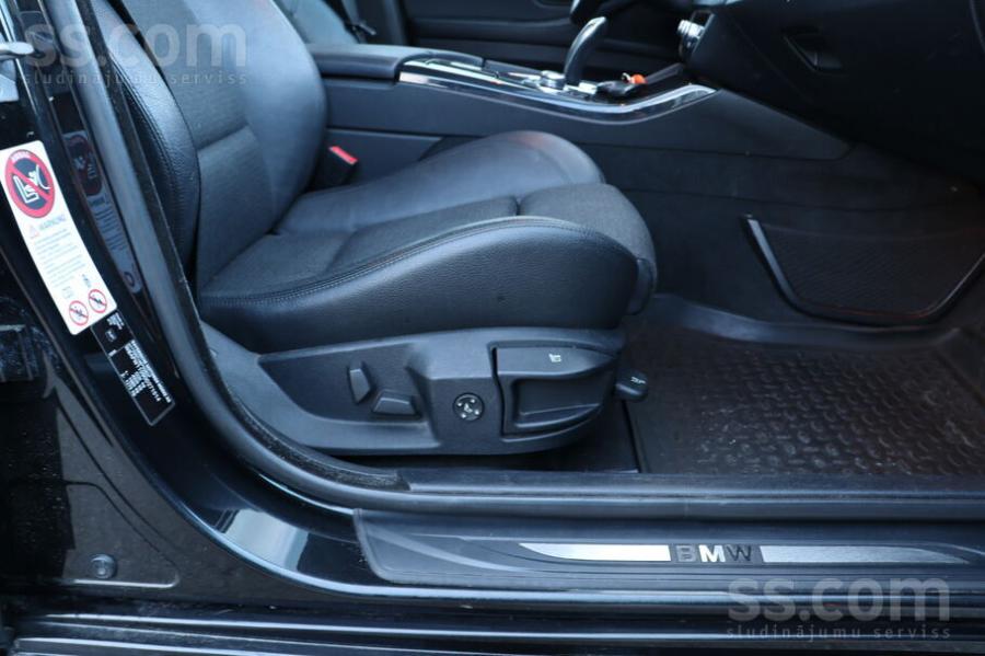 Black BMW 520 2013 in Riga, with an engine capacity of 2.00 L and mileage of 357 thousand km for 7490 €, photo 27 on AUTOMOTO.COM.LV