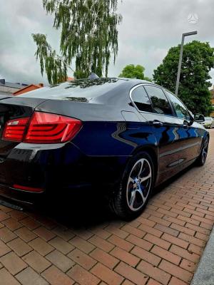 Black BMW 520 2013 in Marijampole, with an engine capacity of 2.00 L and mileage of 327 thousand km for 7450 €, photo 13 on AUTOMOTO.COM.LV