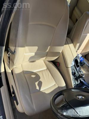 Melns BMW 520 2013 Madona, ar dzinēja tilpumu 2.00 L un nobraukumu 190 tūkst. km par 3300 €, foto 7 vietnē AUTOMOTO.COM.LV