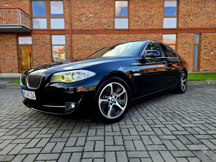 Melns BMW 520 2013 Marijampole, ar dzinēja tilpumu 2.00 L un nobraukumu 327 tūkst. km par 6900 €, foto 3 vietnē AUTOMOTO.COM.LV