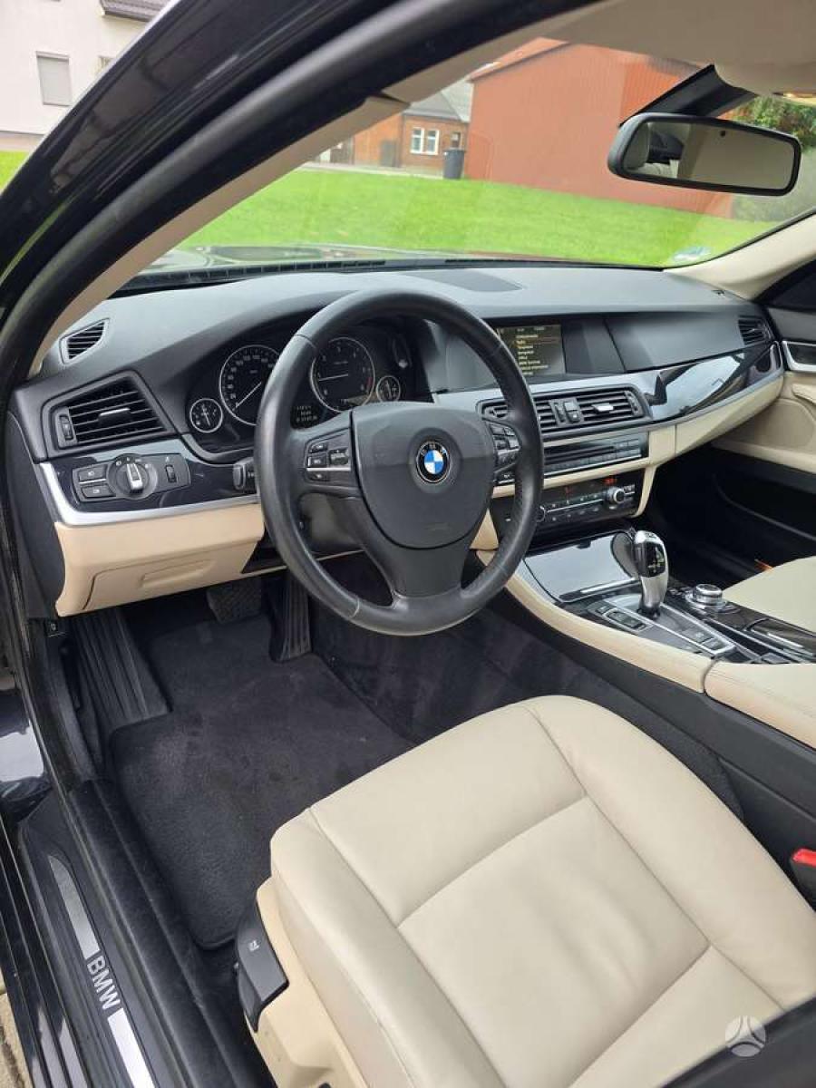Melns BMW 520 2013 Marijampole, ar dzinēja tilpumu 2.00 L un nobraukumu 327 tūkst. km par 6900 €, foto 16 vietnē AUTOMOTO.COM.LV