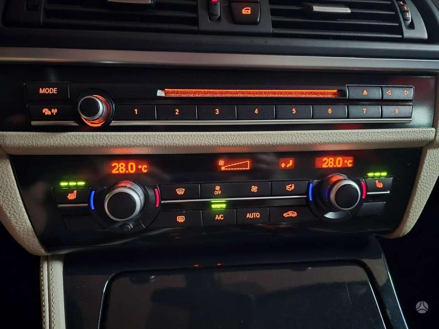 Melns BMW 520 2013 Marijampole, ar dzinēja tilpumu 2.00 L un nobraukumu 327 tūkst. km par 6900 €, foto 21 vietnē AUTOMOTO.COM.LV