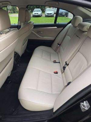 Melns BMW 520 2013 Marijampole, ar dzinēja tilpumu 2.00 L un nobraukumu 327 tūkst. km par 6900 €, foto 27 vietnē AUTOMOTO.COM.LV