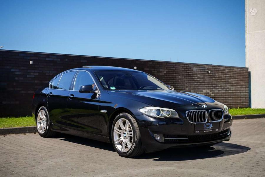 Melns BMW 520 2013 Kauņa, ar dzinēja tilpumu 2.00 L un nobraukumu 183 tūkst. km par 10450 €, foto 1 vietnē AUTOMOTO.COM.LV