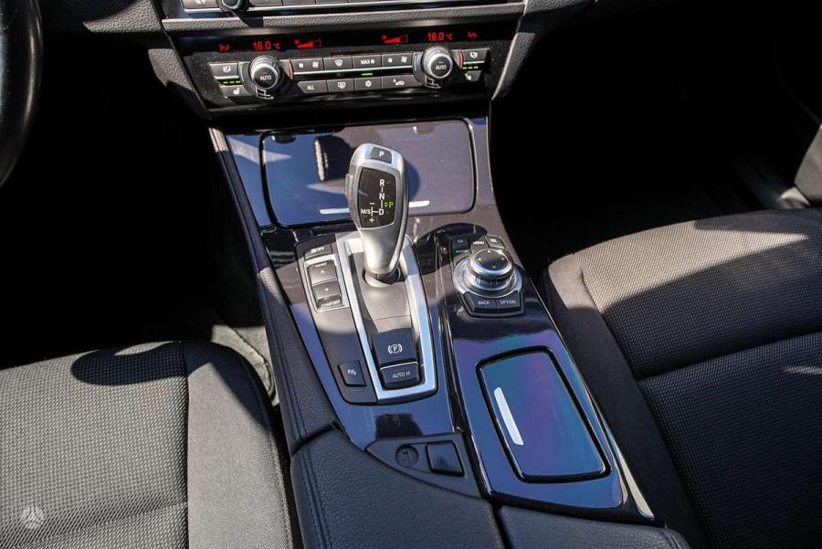 Melns BMW 520 2013 Kauņa, ar dzinēja tilpumu 2.00 L un nobraukumu 183 tūkst. km par 10450 €, foto 23 vietnē AUTOMOTO.COM.LV