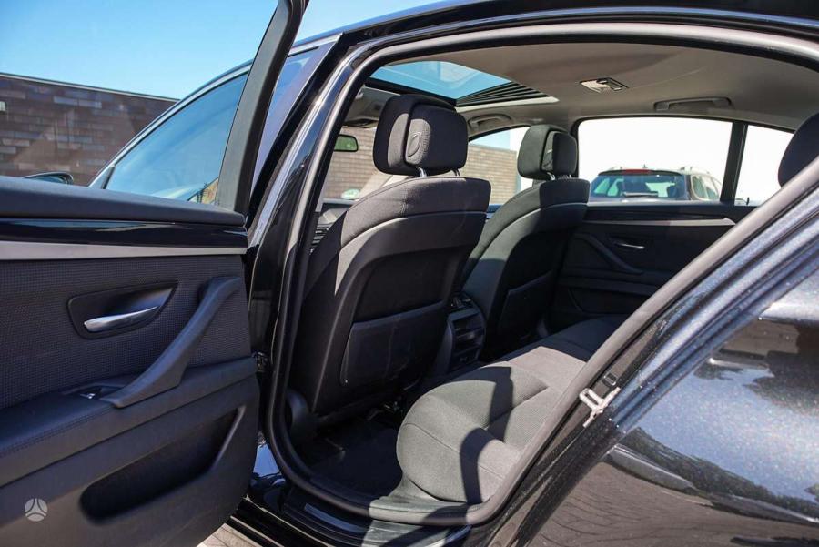 Melns BMW 520 2013 Kauņa, ar dzinēja tilpumu 2.00 L un nobraukumu 183 tūkst. km par 10450 €, foto 35 vietnē AUTOMOTO.COM.LV