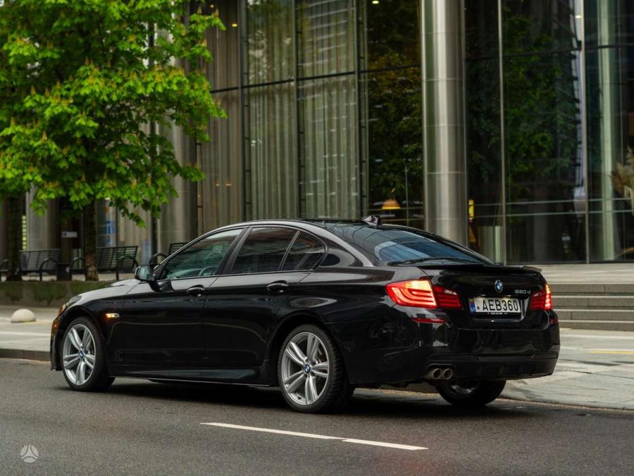 Melns BMW 520 2013 Viļņa, ar dzinēja tilpumu 2.00 L un nobraukumu 297 tūkst. km par 10500 €, foto 1 vietnē AUTOMOTO.COM.LV