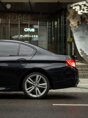 Melns BMW 520 2013 Viļņa, ar dzinēja tilpumu 2.00 L un nobraukumu 297 tūkst. km par 10500 €, foto 4 vietnē AUTOMOTO.COM.LV