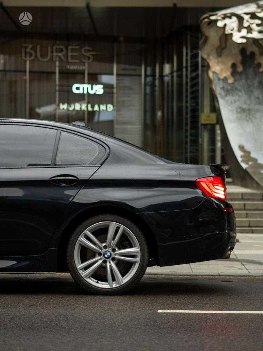 Melns BMW 520 2013 Viļņa, ar dzinēja tilpumu 2.00 L un nobraukumu 297 tūkst. km par 10500 €, foto 4 vietnē AUTOMOTO.COM.LV