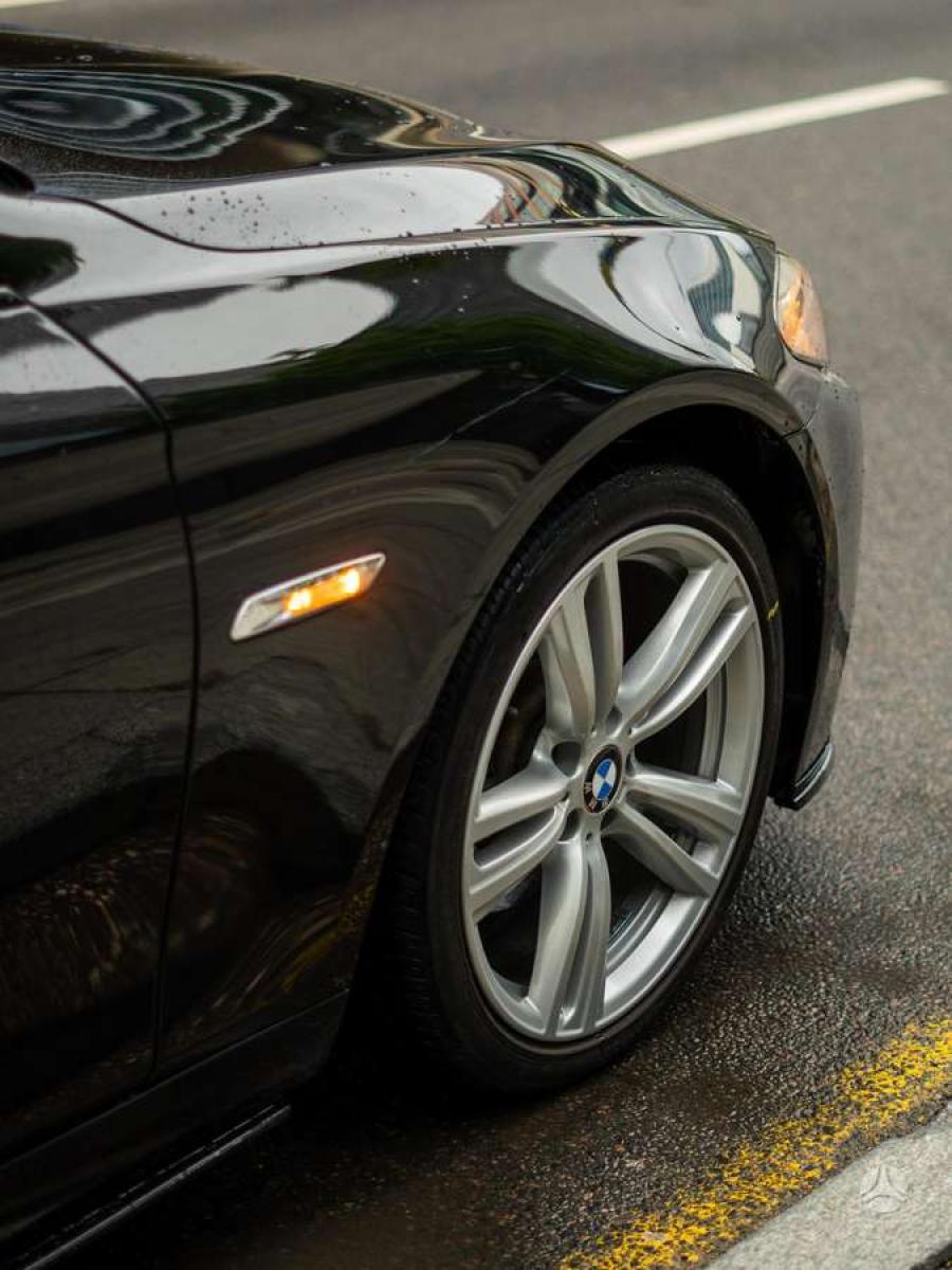 Melns BMW 520 2013 Viļņa, ar dzinēja tilpumu 2.00 L un nobraukumu 297 tūkst. km par 10500 €, foto 13 vietnē AUTOMOTO.COM.LV