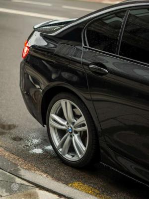 Melns BMW 520 2013 Viļņa, ar dzinēja tilpumu 2.00 L un nobraukumu 297 tūkst. km par 10500 €, foto 18 vietnē AUTOMOTO.COM.LV