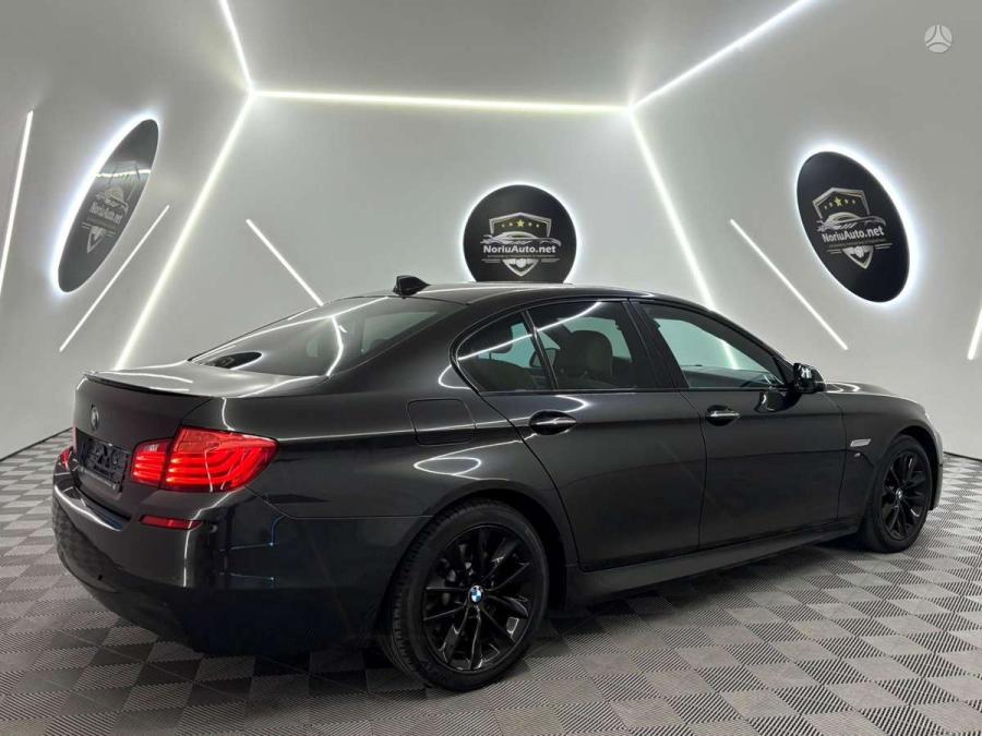 Melns BMW 520 2013 Marijampole, ar dzinēja tilpumu 2.00 L un nobraukumu 308 tūkst. km par 10500 €, foto 8 vietnē AUTOMOTO.COM.LV