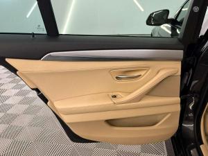 Melns BMW 520 2013 Marijampole, ar dzinēja tilpumu 2.00 L un nobraukumu 308 tūkst. km par 10500 €, foto 21 vietnē AUTOMOTO.COM.LV