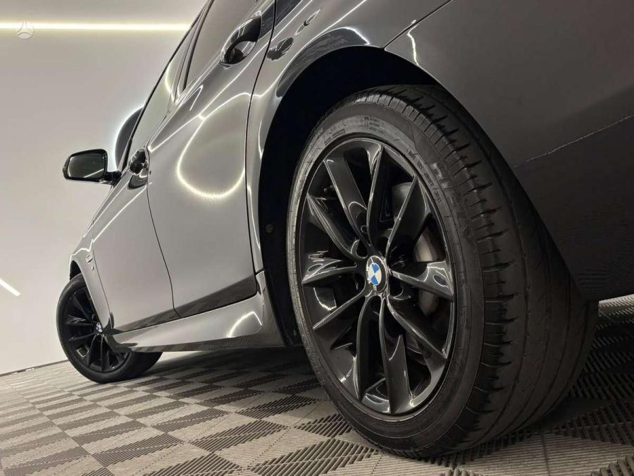 Melns BMW 520 2013 Marijampole, ar dzinēja tilpumu 2.00 L un nobraukumu 308 tūkst. km par 10500 €, foto 23 vietnē AUTOMOTO.COM.LV