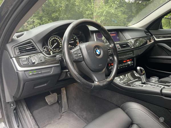 Melns BMW 520 2013 Kauņa, ar dzinēja tilpumu 2.00 L un nobraukumu 229 tūkst. km par 9800 €, foto 11 vietnē AUTOMOTO.COM.LV