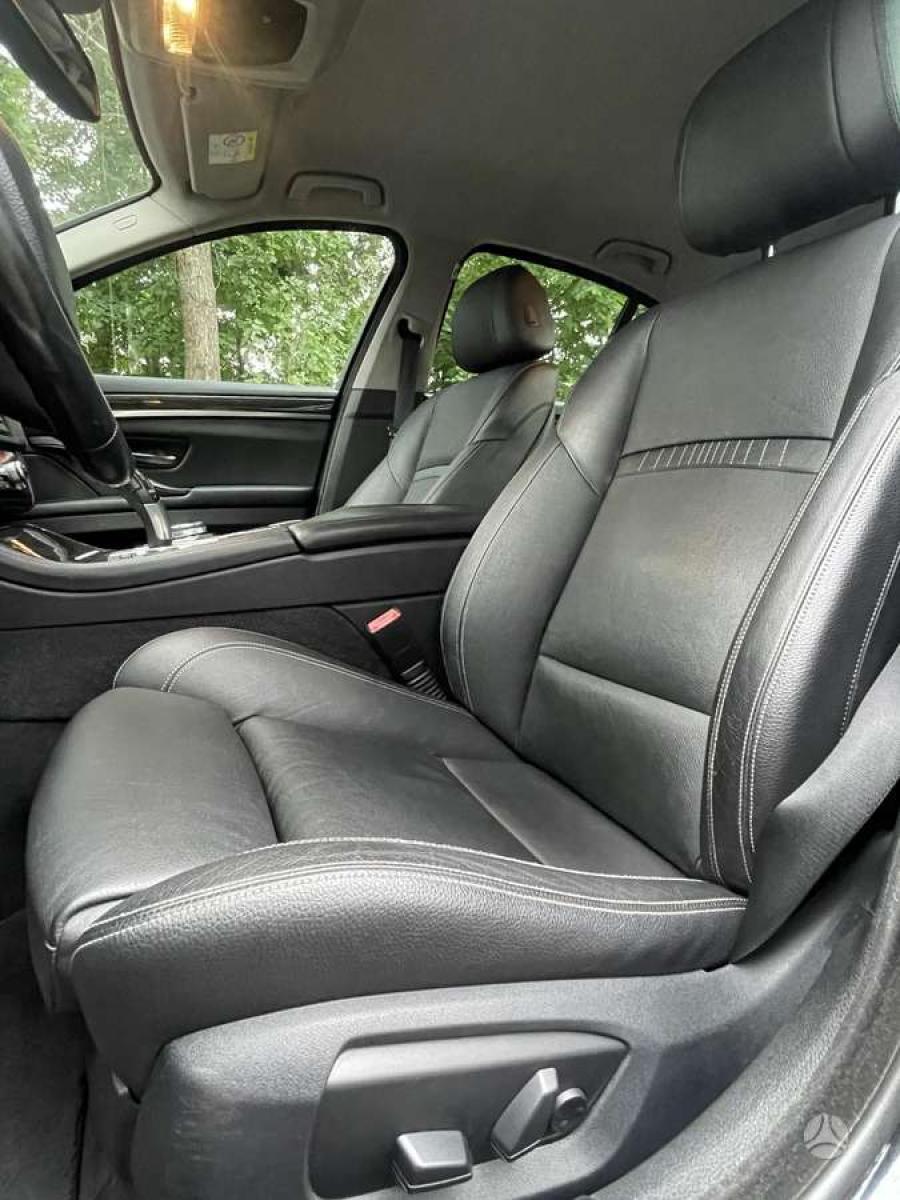 Black BMW 520 2013 in Kaunas, with an engine capacity of 2.00 L and mileage of 229 thousand km for 9800 €, photo 13 on AUTOMOTO.COM.LV