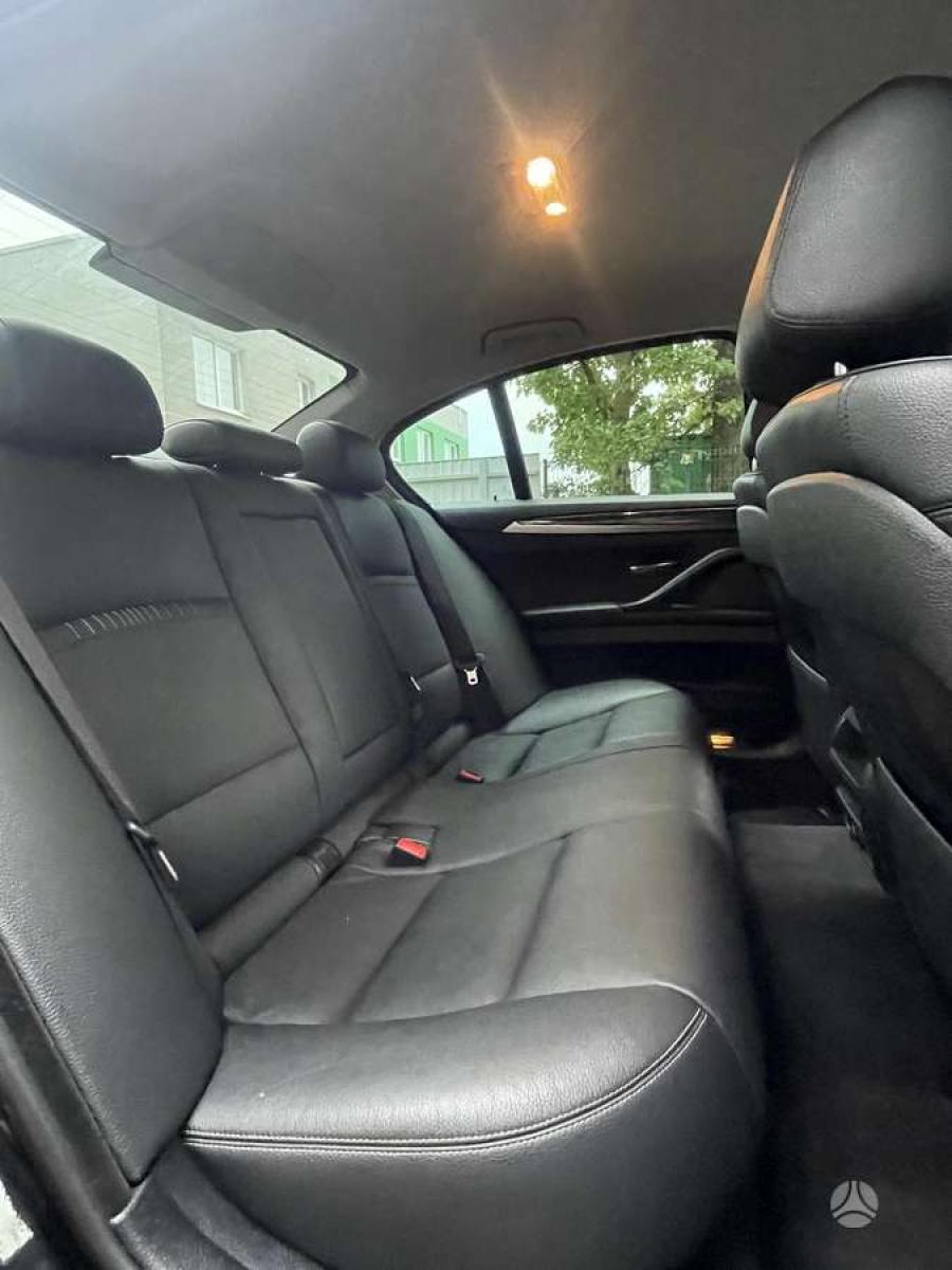 Black BMW 520 2013 in Kaunas, with an engine capacity of 2.00 L and mileage of 229 thousand km for 9800 €, photo 16 on AUTOMOTO.COM.LV