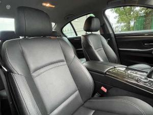Black BMW 520 2013 in Kaunas, with an engine capacity of 2.00 L and mileage of 229 thousand km for 9800 €, photo 18 on AUTOMOTO.COM.LV