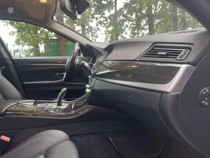 Black BMW 520 2013 in Kaunas, with an engine capacity of 2.00 L and mileage of 229 thousand km for 9800 €, photo 19 on AUTOMOTO.COM.LV