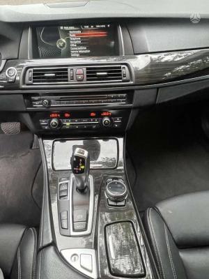 Black BMW 520 2013 in Kaunas, with an engine capacity of 2.00 L and mileage of 229 thousand km for 9800 €, photo 22 on AUTOMOTO.COM.LV