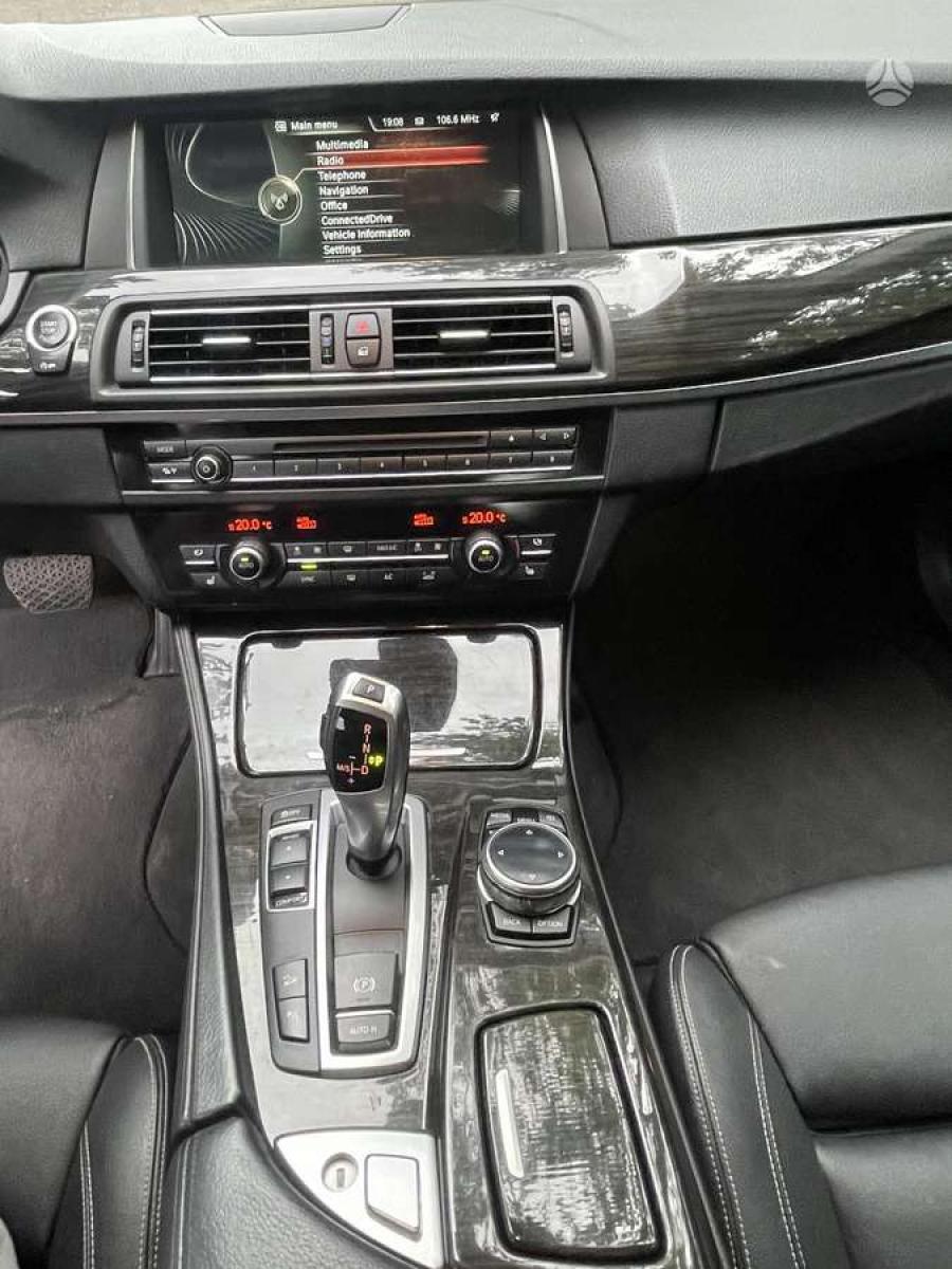 Black BMW 520 2013 in Kaunas, with an engine capacity of 2.00 L and mileage of 229 thousand km for 9800 €, photo 22 on AUTOMOTO.COM.LV