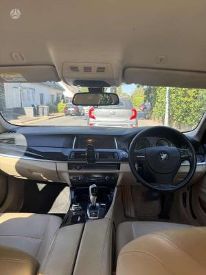 Black BMW 520 2013 in Marijampole, with an engine capacity of 2.00 L and mileage of 368 thousand km for 3650 €, photo 7 on AUTOMOTO.COM.LV