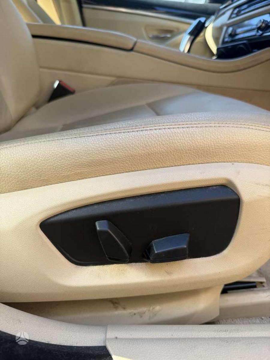 Black BMW 520 2013 in Marijampole, with an engine capacity of 2.00 L and mileage of 368 thousand km for 3650 €, photo 8 on AUTOMOTO.COM.LV