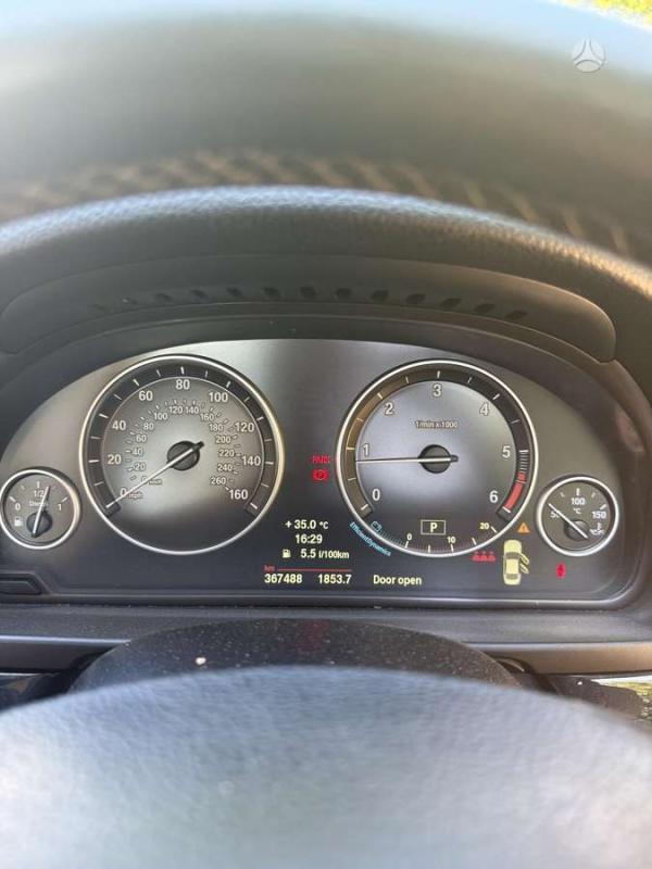 Black BMW 520 2013 in Marijampole, with an engine capacity of 2.00 L and mileage of 368 thousand km for 3650 €, photo 10 on AUTOMOTO.COM.LV