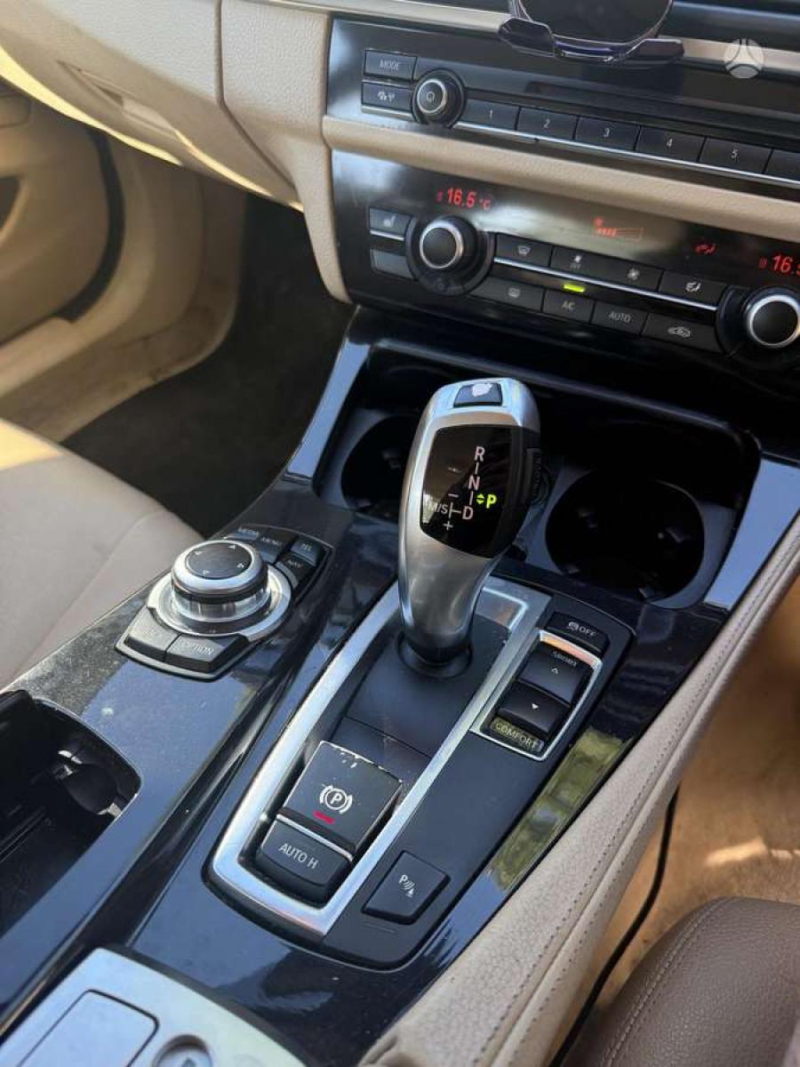 Black BMW 520 2013 in Marijampole, with an engine capacity of 2.00 L and mileage of 368 thousand km for 3650 €, photo 11 on AUTOMOTO.COM.LV