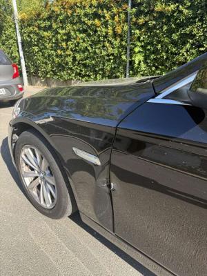 Black BMW 520 2013 in Marijampole, with an engine capacity of 2.00 L and mileage of 368 thousand km for 3650 €, photo 17 on AUTOMOTO.COM.LV