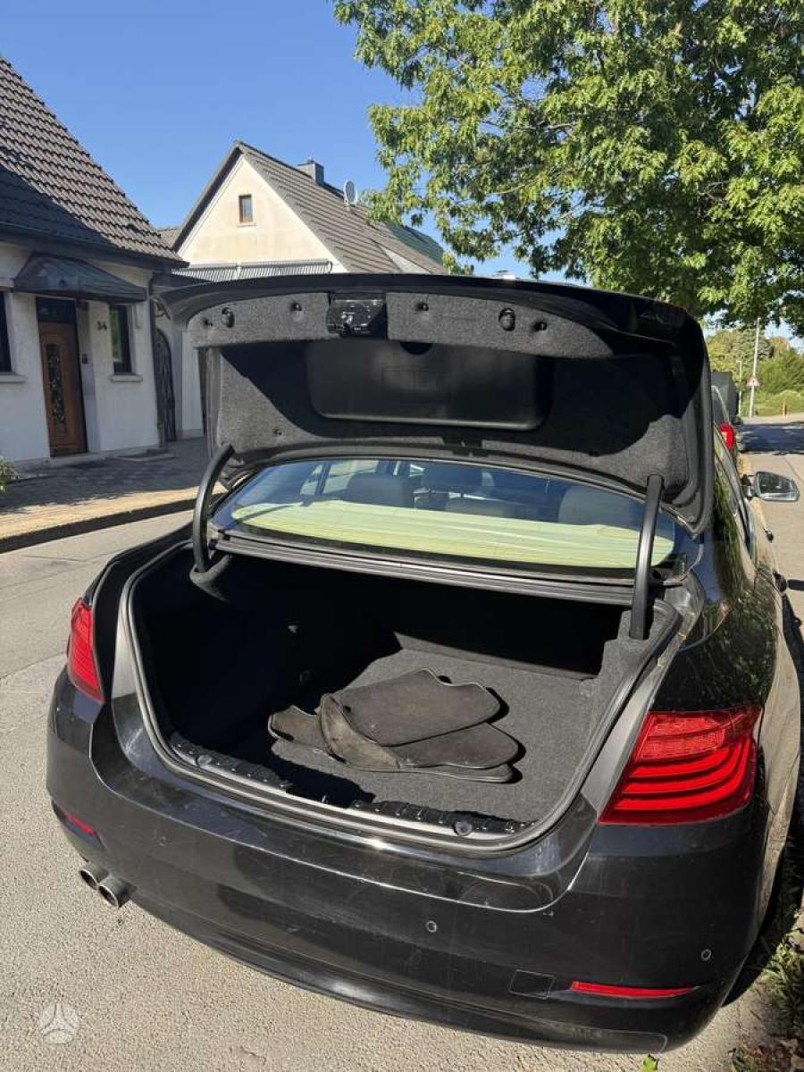 Black BMW 520 2013 in Marijampole, with an engine capacity of 2.00 L and mileage of 368 thousand km for 3650 €, photo 18 on AUTOMOTO.COM.LV