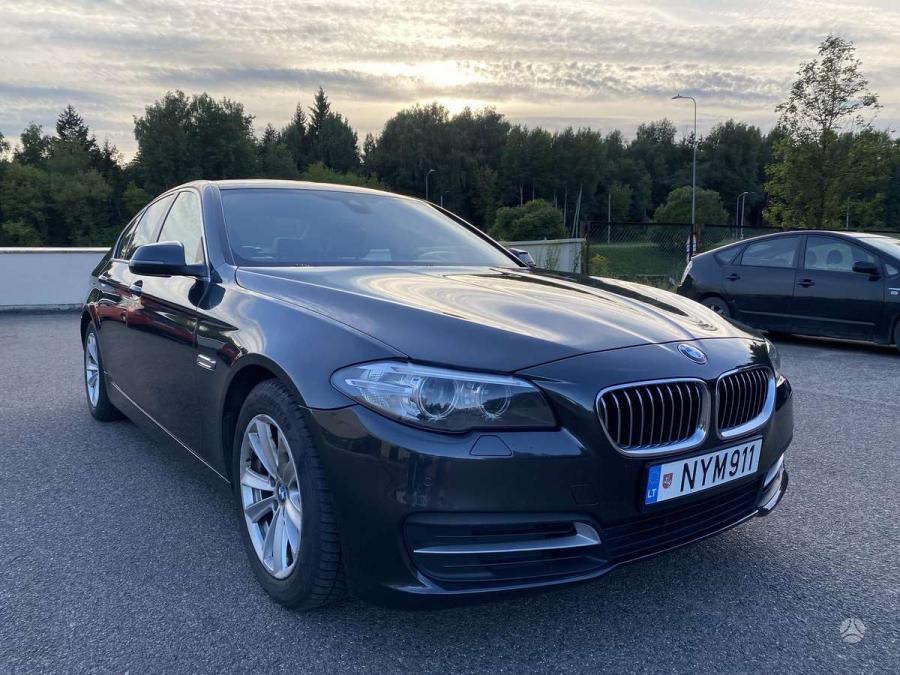 Black BMW 520 2013 in Vilnius, with an engine capacity of 2.00 L and mileage of 330 thousand km for 9300 €, photo 5 on AUTOMOTO.COM.LV