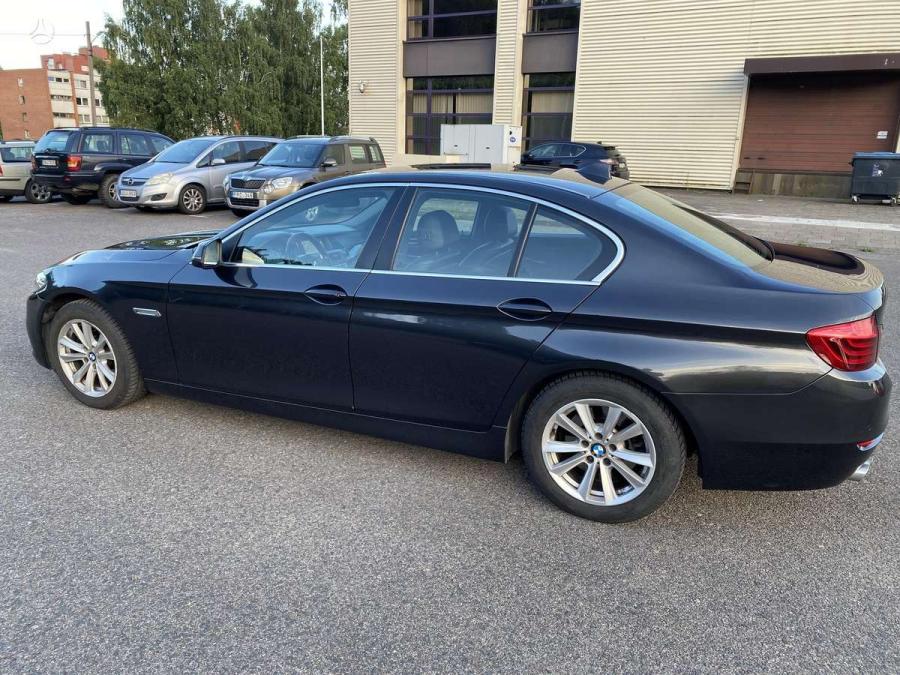 Black BMW 520 2013 in Vilnius, with an engine capacity of 2.00 L and mileage of 330 thousand km for 9300 €, photo 6 on AUTOMOTO.COM.LV