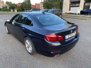 Black BMW 520 2013 in Vilnius, with an engine capacity of 2.00 L and mileage of 330 thousand km for 9300 €, photo 7 on AUTOMOTO.COM.LV