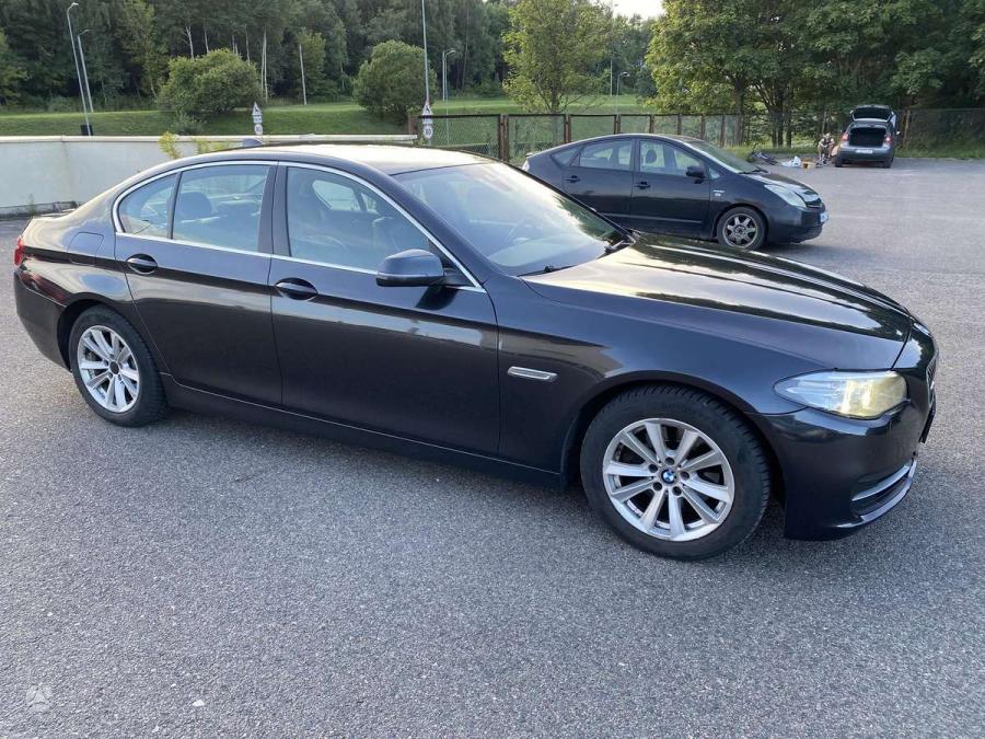 Black BMW 520 2013 in Vilnius, with an engine capacity of 2.00 L and mileage of 330 thousand km for 9300 €, photo 10 on AUTOMOTO.COM.LV