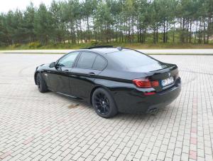 Black BMW 520 2013 in Taurage, with an engine capacity of 2.00 L and mileage of 298 thousand km for 10500 €, photo 4 on AUTOMOTO.COM.LV