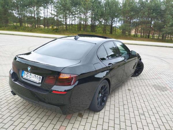 Black BMW 520 2013 in Taurage, with an engine capacity of 2.00 L and mileage of 298 thousand km for 10500 €, photo 6 on AUTOMOTO.COM.LV