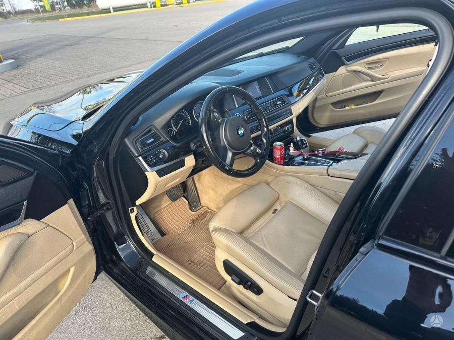 Black BMW 520 2013 in Taurage, with an engine capacity of 2.00 L and mileage of 298 thousand km for 10500 €, photo 15 on AUTOMOTO.COM.LV