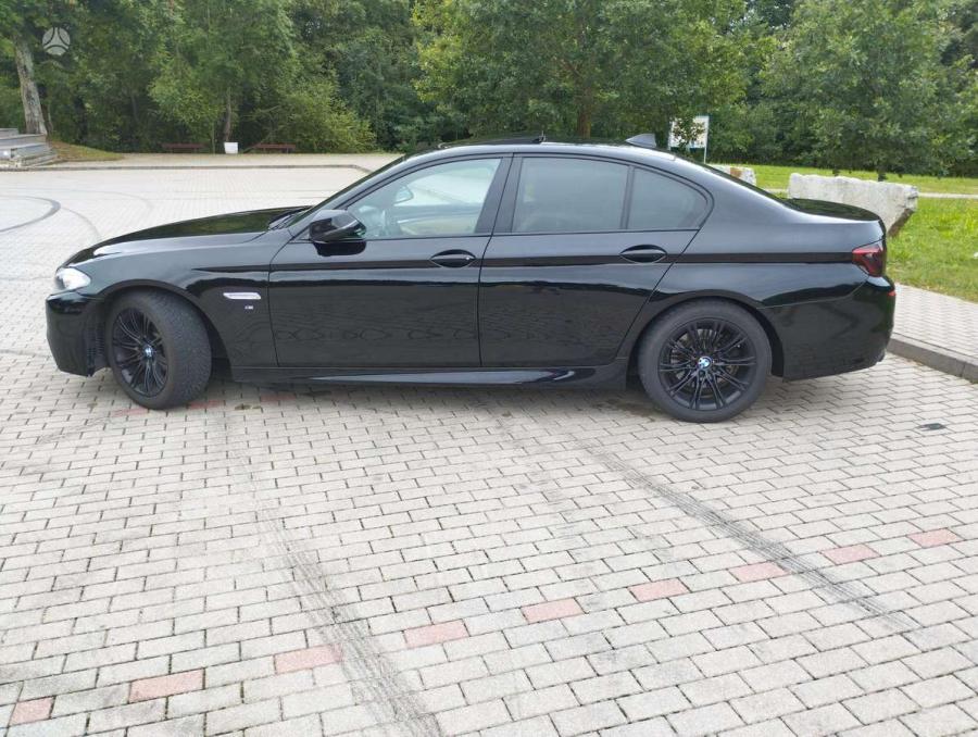 Black BMW 520 2013 in Taurage, with an engine capacity of 2.00 L and mileage of 298 thousand km for 10500 €, photo 18 on AUTOMOTO.COM.LV