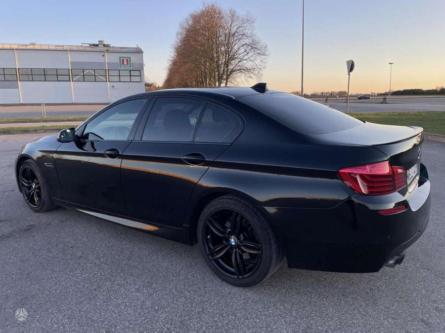 Black BMW 520 2013 in Kaunas, with an engine capacity of 2.00 L and mileage of 244 thousand km for 9999 €, photo 3 on AUTOMOTO.COM.LV