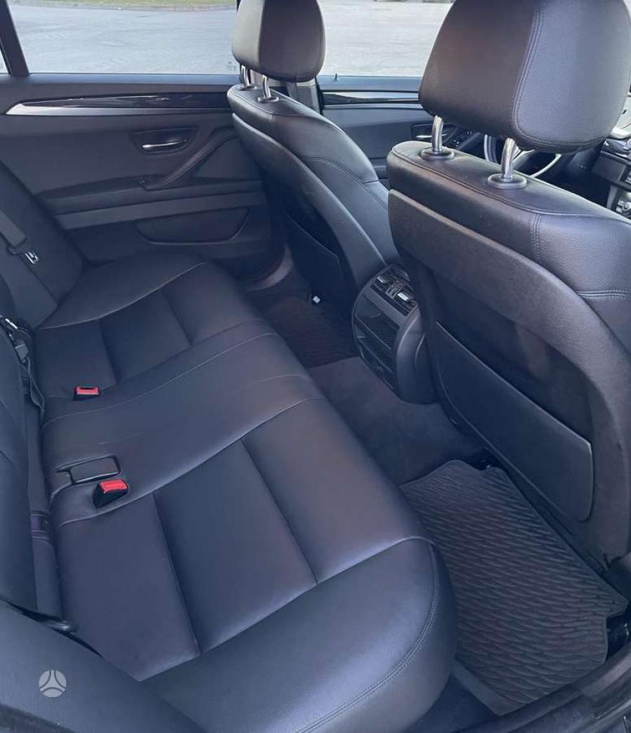 Black BMW 520 2013 in Kaunas, with an engine capacity of 2.00 L and mileage of 244 thousand km for 9999 €, photo 9 on AUTOMOTO.COM.LV