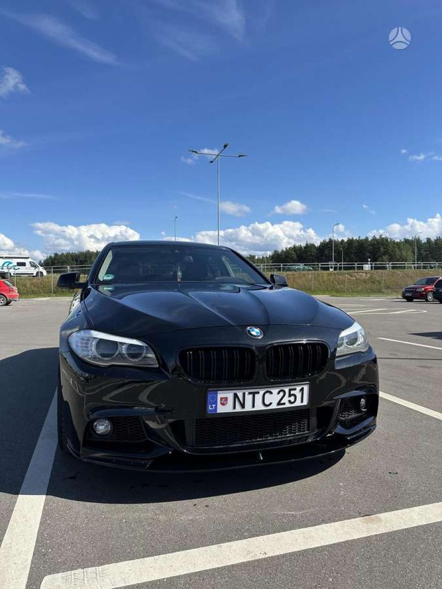 Black BMW 520 2013 in Moletai, with an engine capacity of 2.00 L and mileage of 360 thousand km for 7200 €, photo 3 on AUTOMOTO.COM.LV